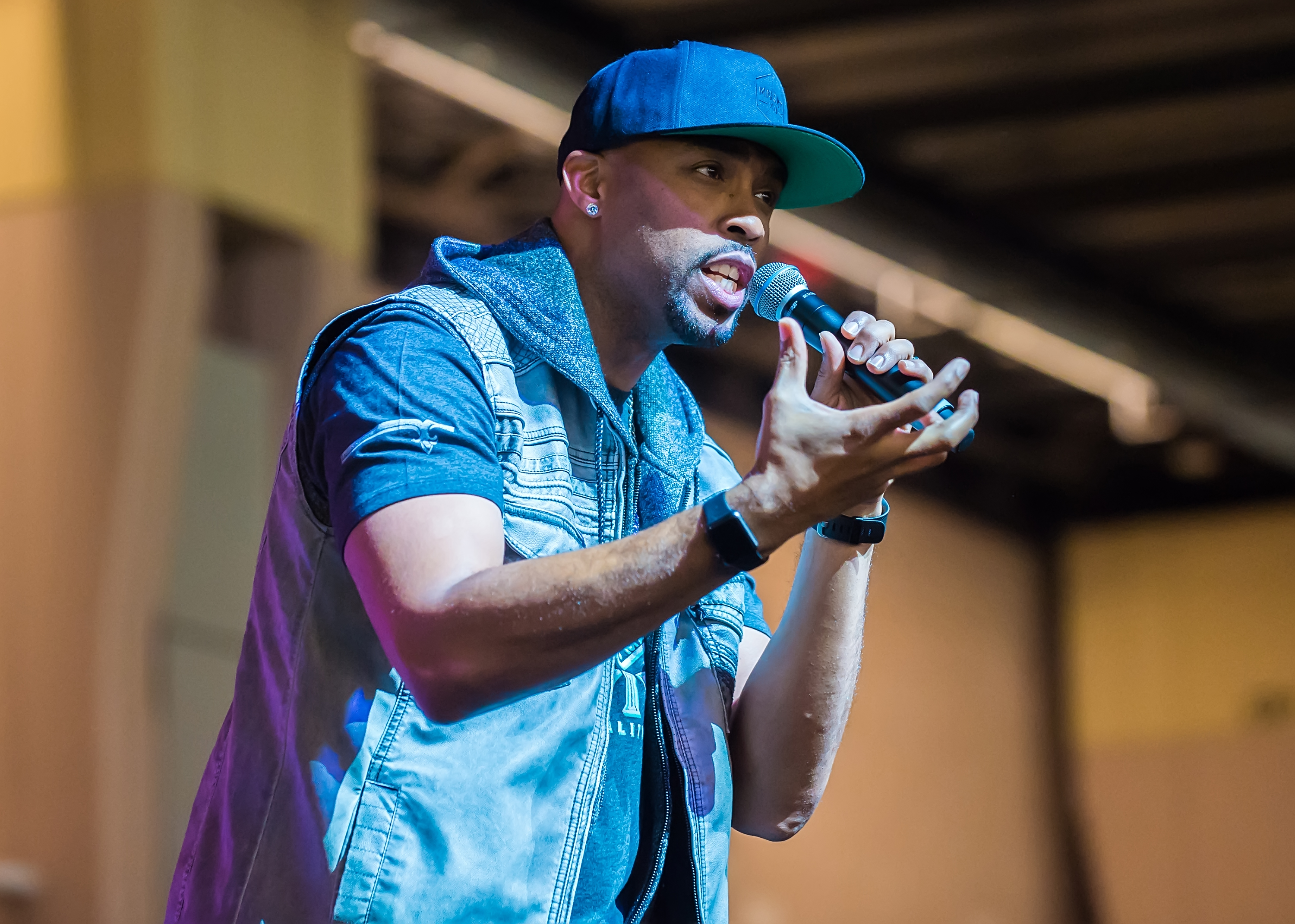 Montell Jordan Performs Christian Version Of 'This Is How We Do It'